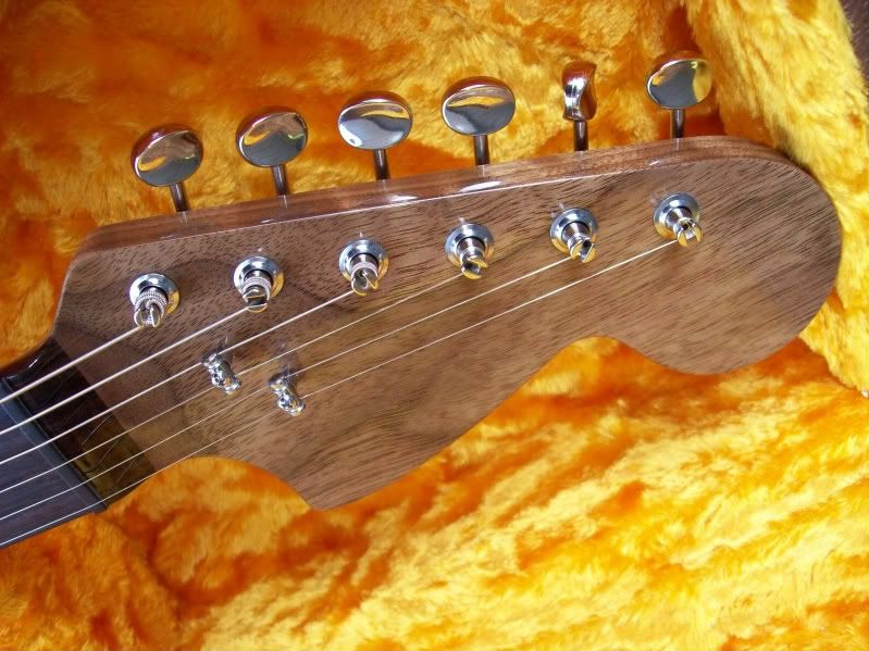 Re: Walnut Jazzmaster - OffsetGuitars.com