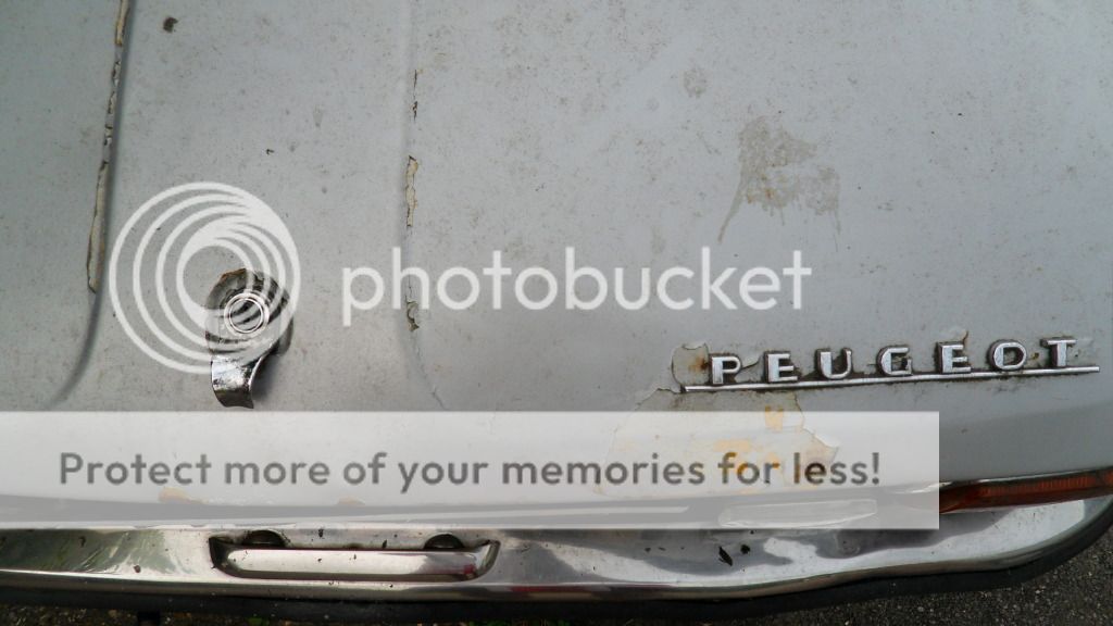 classic peugeot boot lock | Retro Rides