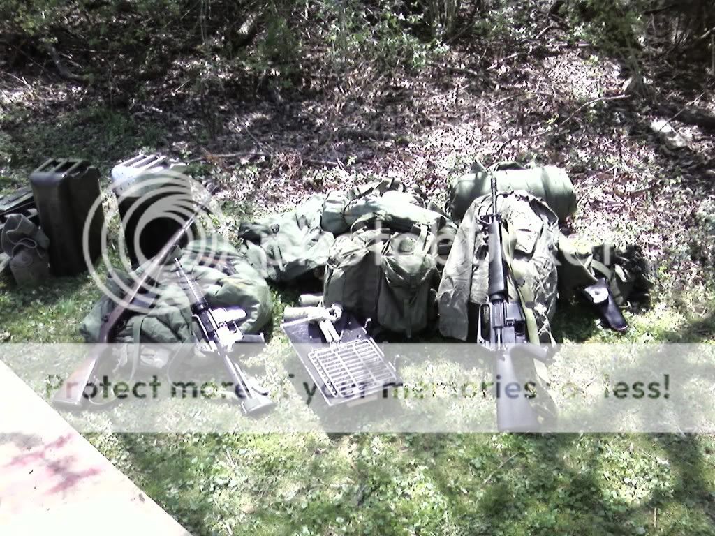 Military enthusiasts begin re-enacting Vietnam War > AR-15 / M-16 Retro ...